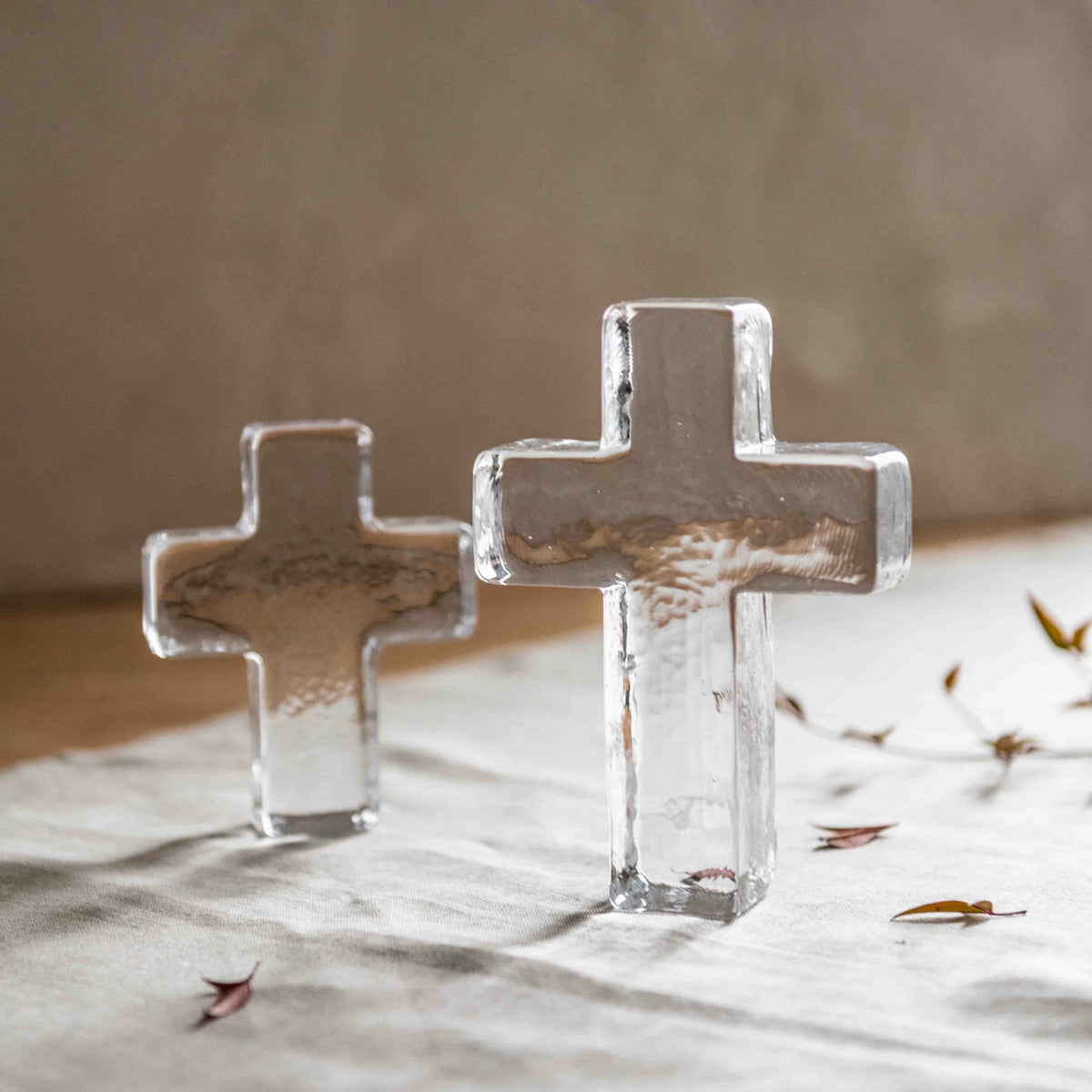 Simon Pearce Glass Cross – Ann Marie's